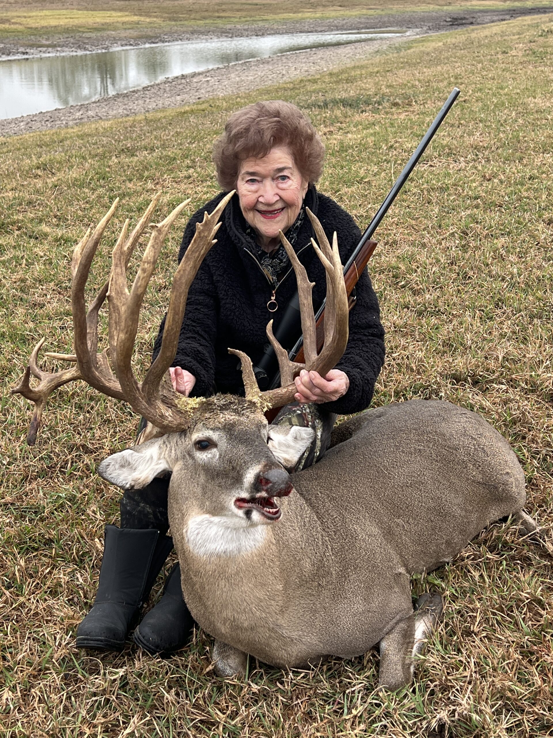 Laura's Unique Non-Typical - Texas Trophy Hunters Association